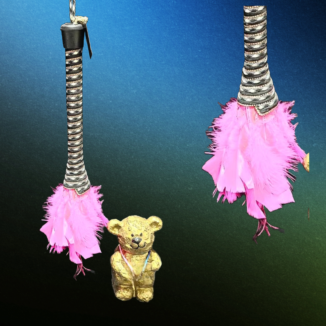 Pink Feather Tickler – The Bears Cave